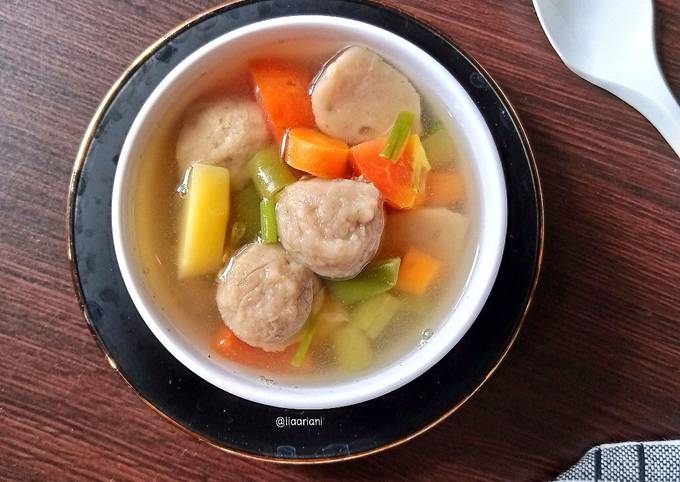 Resep Sup Bakso ala Racik oleh Lia Ariani - Cookpad
