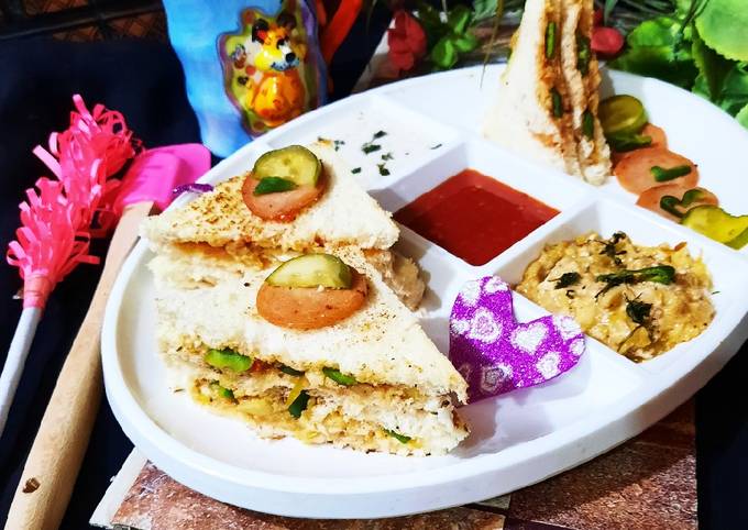 Chicken peperoni club sandwiches 🥪 😋 Recipe by Farzana Memon - Cookpad