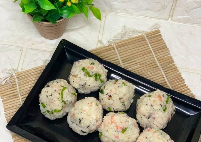 Resep Kani Rice Balls oleh Roro Woelan - Cookpad