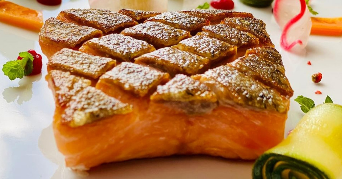 Ricetta Filetto Di Salmone Scottato In Padella Con Pelle Croccante di ...