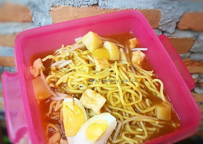 Resep Mie rebus medan oleh Wulandary Malik (DapurEmakFairuz) - Cookpad