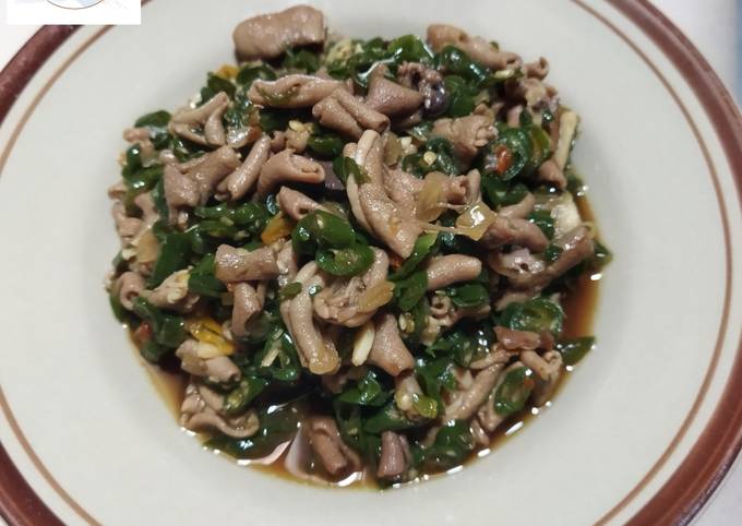 Resep Oseng Usus Cabe Ijo oleh Wakhidatun Alfath - Cookpad