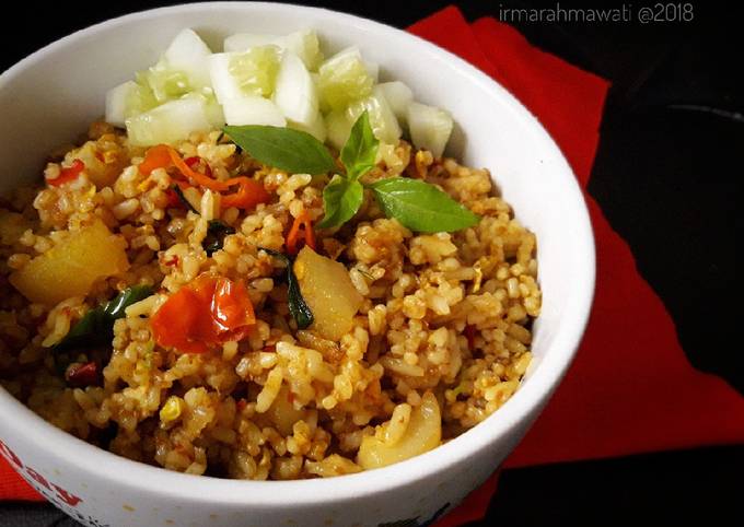 Resep Nasi Goreng Kikil Kemangi oleh Pawon mair (Irma Rahmawati) - Cookpad