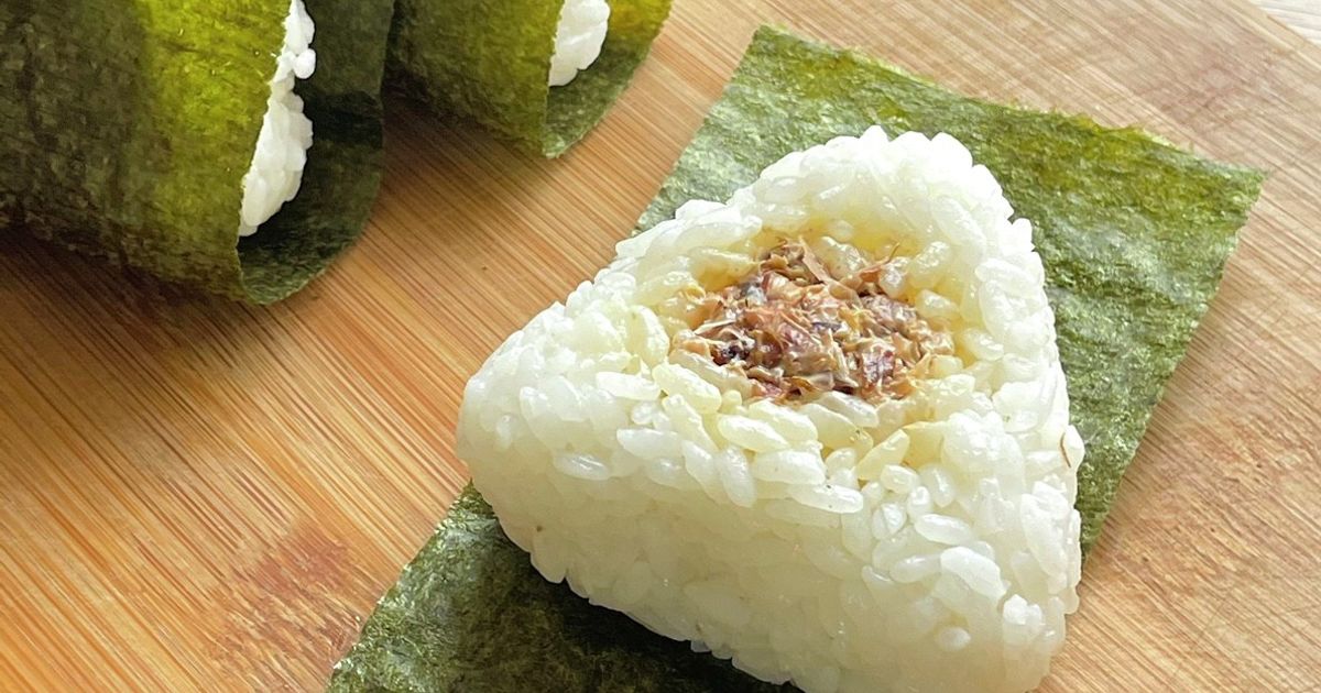 Truly Delicious... Okaka Onigiri (Bonito Rice Balls) Recipe By キンプリ