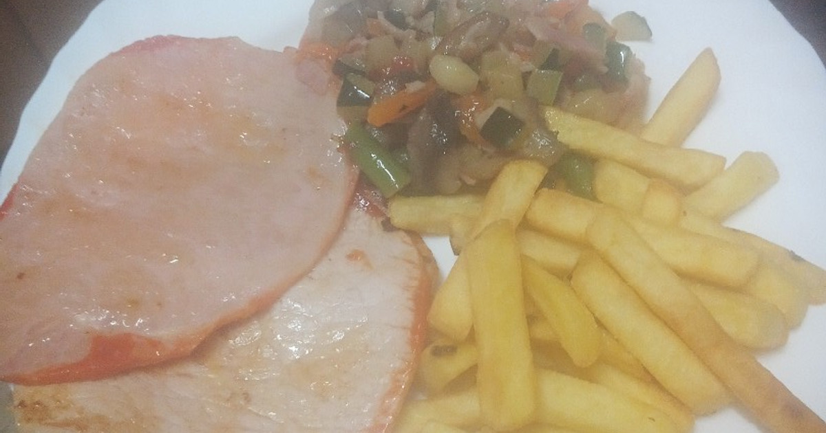 Lomo Adobado Con Salteado De Verduras Y Papas Fritas Receta de Ariel ...