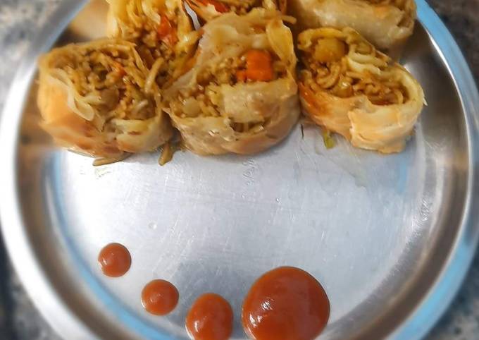 Chowmein Roll Recipe by Shruty joshi - Cookpad