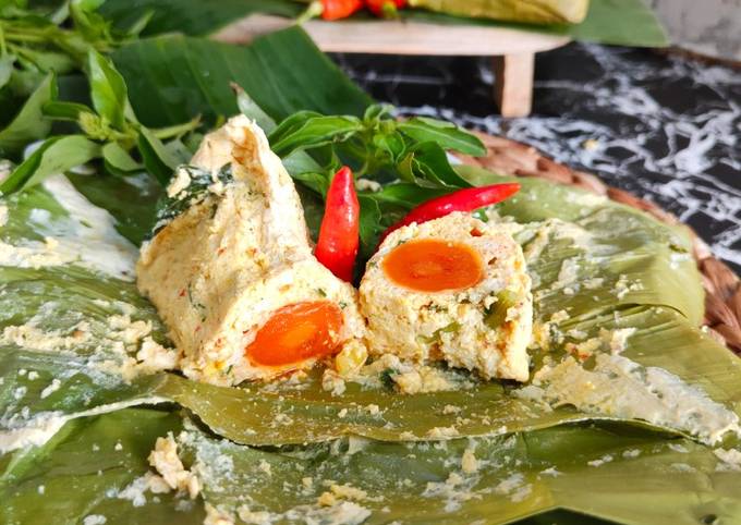 Resep Botok Telur Asin oleh Iftitah Kurniasari - Cookpad