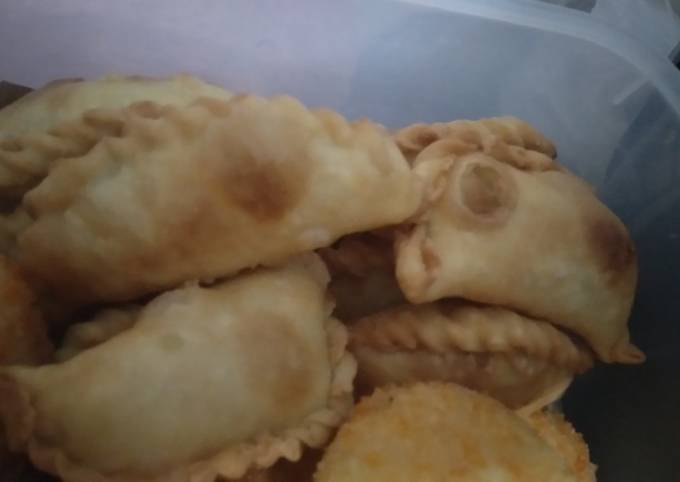 Resep Pastel renyah oleh Fitroh Hd - Cookpad