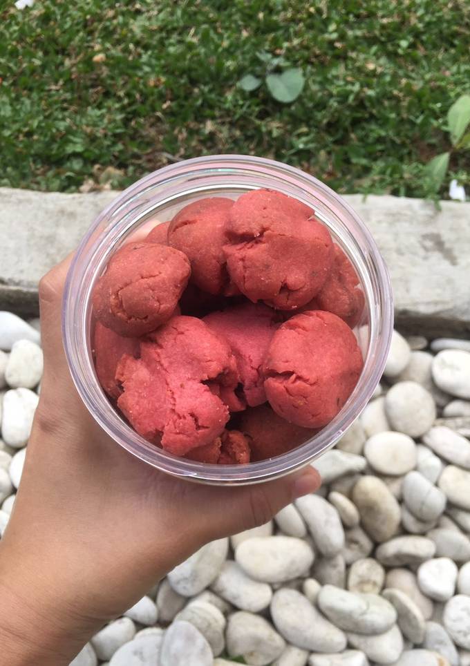 Resep Red velvet cookies kuning telur rebus oleh Riska Septia Maulida ...
