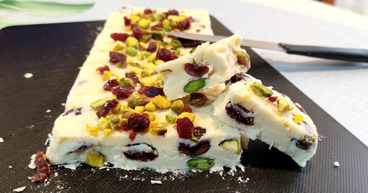 Turrón blanco con arándanos rojos y pistachos Receta de Dores Rial ...