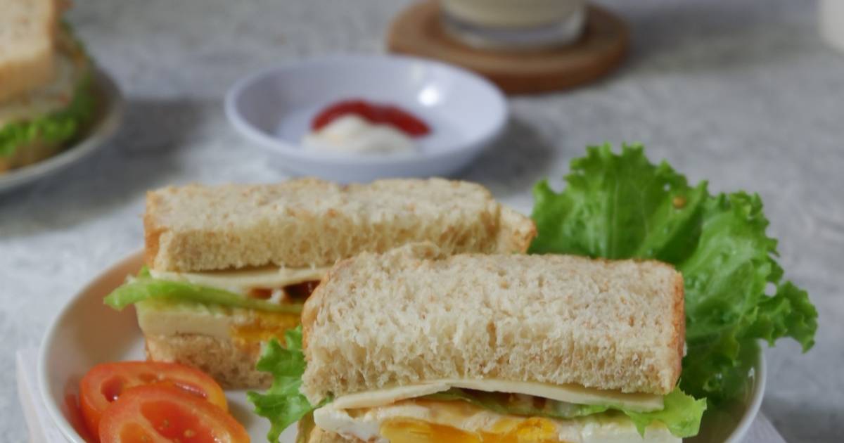 Resep 🍞Sandwich Roti Gandum🍅🥬🧀🍳 oleh Rini Marcello - Cookpad