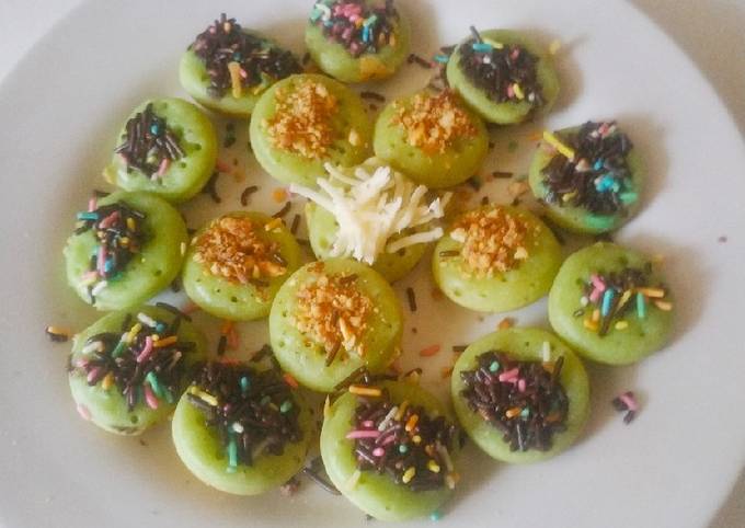 Resep 363. Kue cubit pandan eggless oleh Naqiyyah 🍒 - Cookpad
