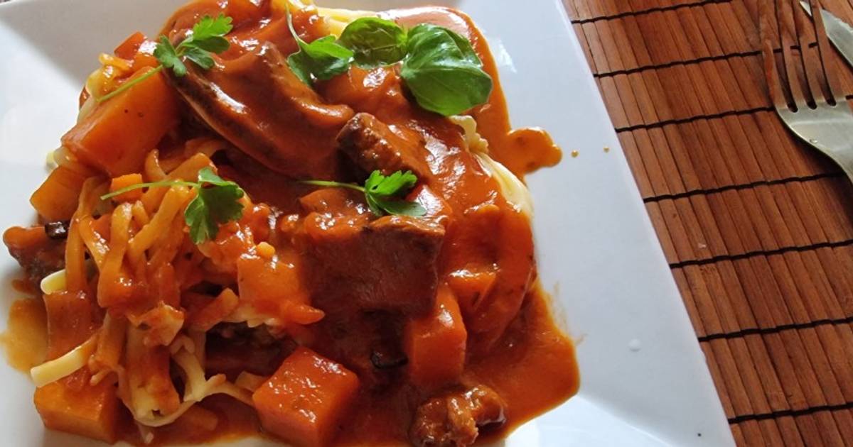 Fideos con tuco y perejil #mercado Receta de Ana Claudia Acosta- Cookpad