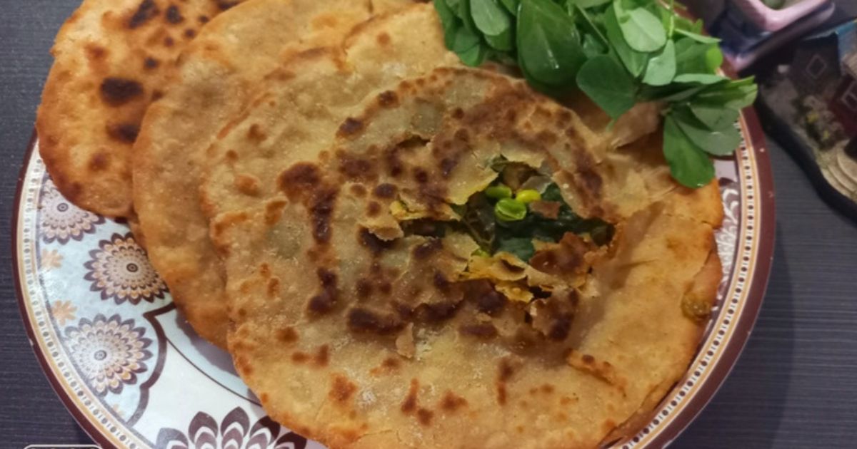 Matar And Methi Parathas Recipe by ZMA - Cookpad