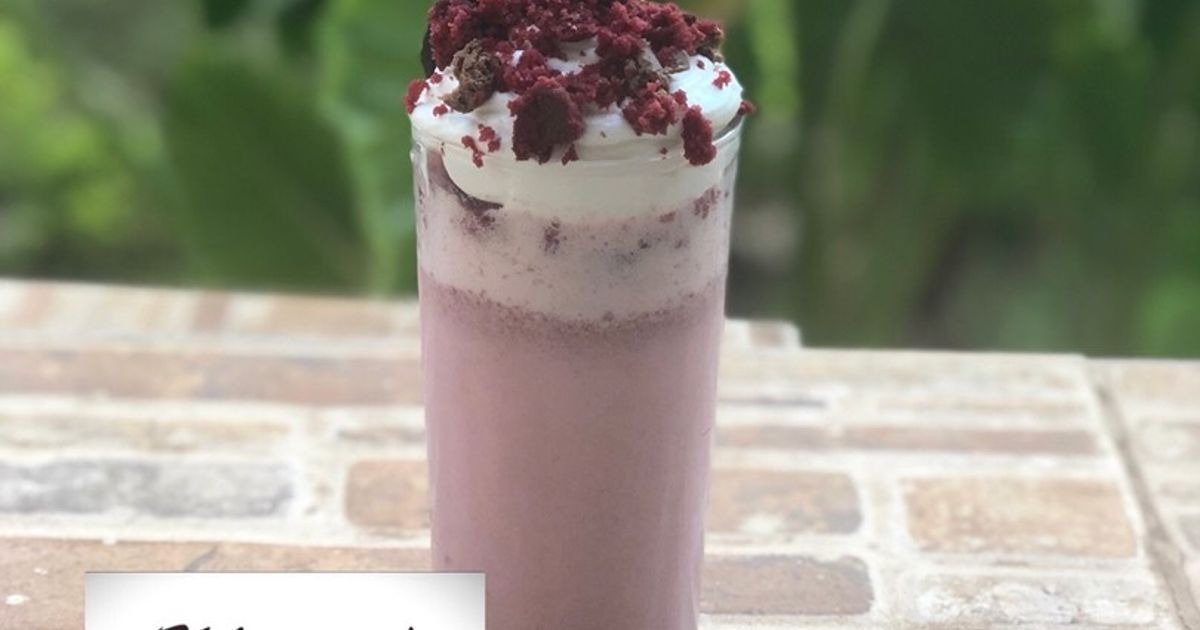 Red Velvet Milk Shake Recipe by khayrees Tasty bites - Cookpad