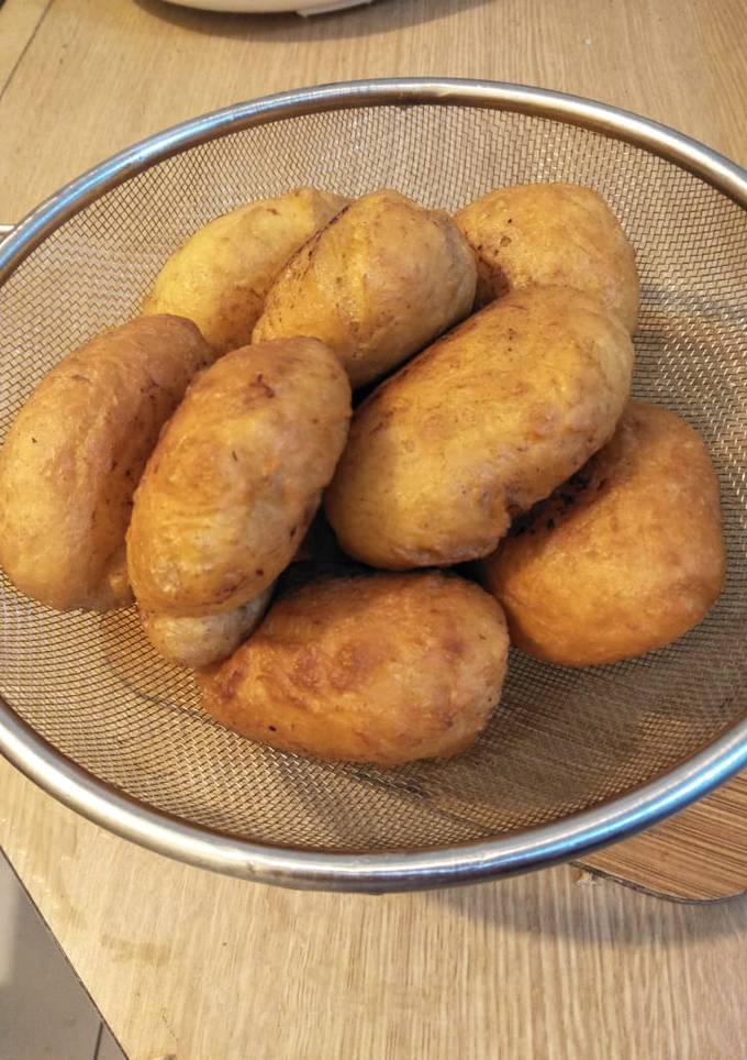 Resep Roti Goreng isi Ikan Tuna oleh Resa Syafitri - Cookpad