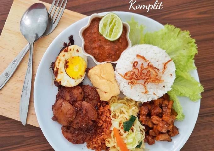 Resep 880. Nasi Uduk Betawi Komplit oleh Dapur Ibuk Kayana - Cookpad Resep 880. Nasi Uduk Betawi Komplit oleh Dapur Ibuk Kayana - Cookpad