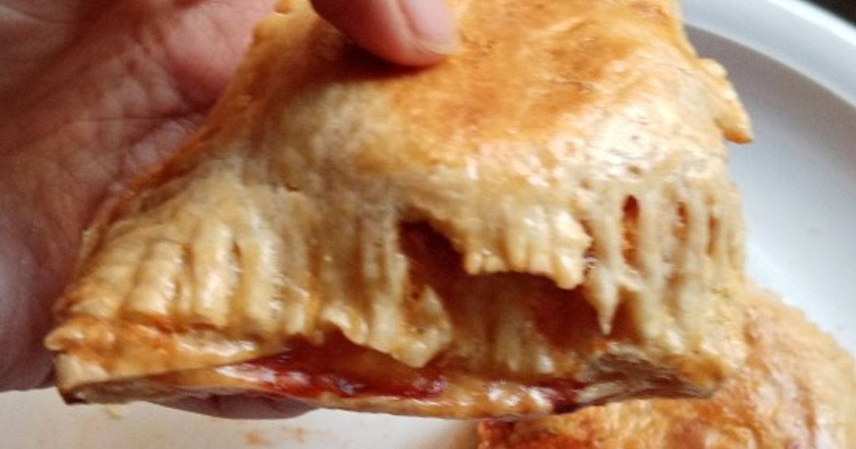 Frozen Paratha Kay Chicken Cheese Patties Recipe by Sehrish Dawood ...