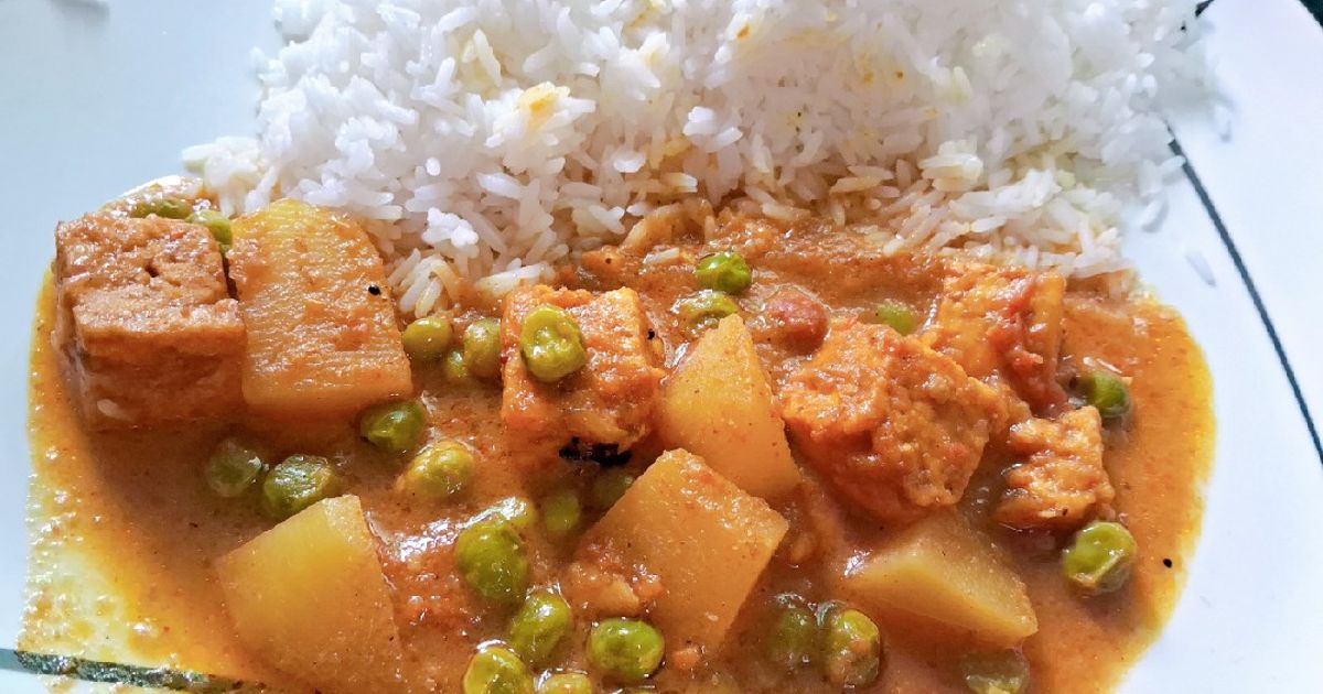 Rice With Aloo Matar Vegetable Recipe by Sushma Sachin Sharma - Cookpad