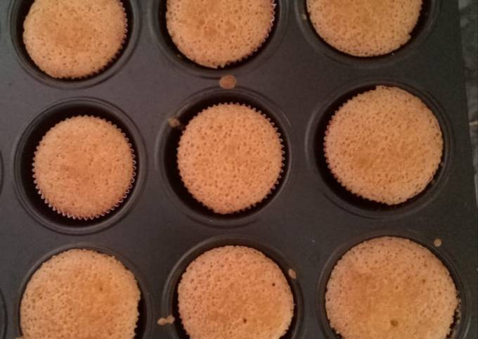 Vanilla cup cake Recipe by Ambreen Anjum - Cookpad