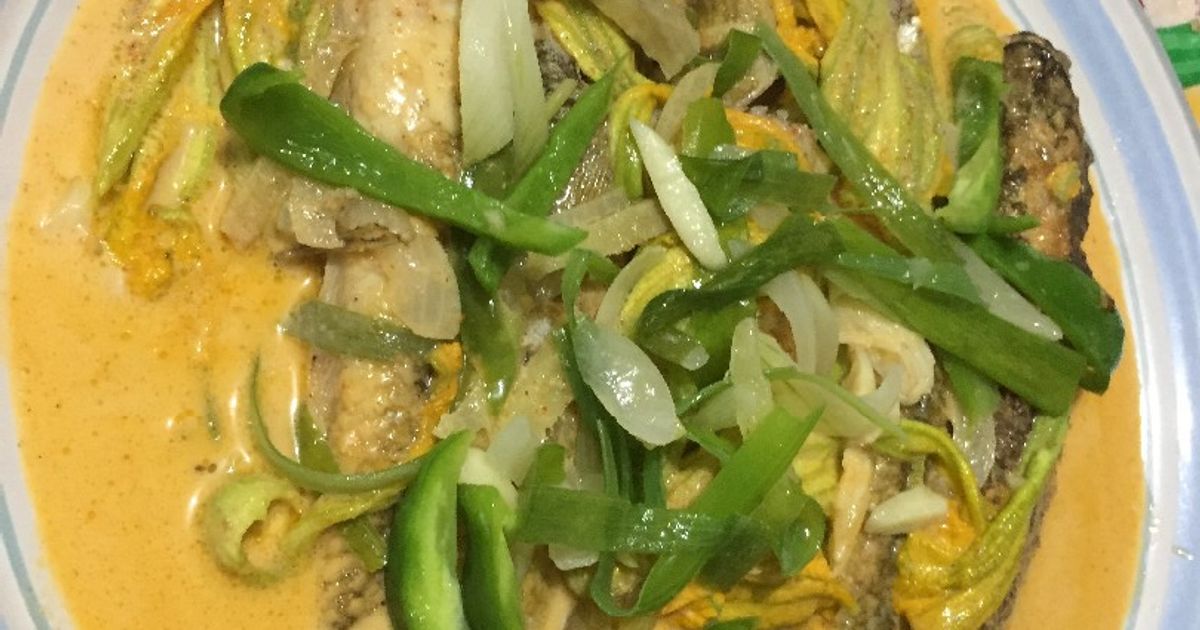 Grey Flathead Mullet With Pumpkin Flower In Thai Curry Sauce Recipe By ...