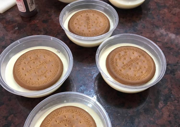 Resep Marie Regal Pudding oleh Dara Ferrari - Cookpad