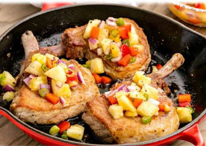 Grilled pineapple pork chops Recipe by Mariska van Wyk - Cookpad