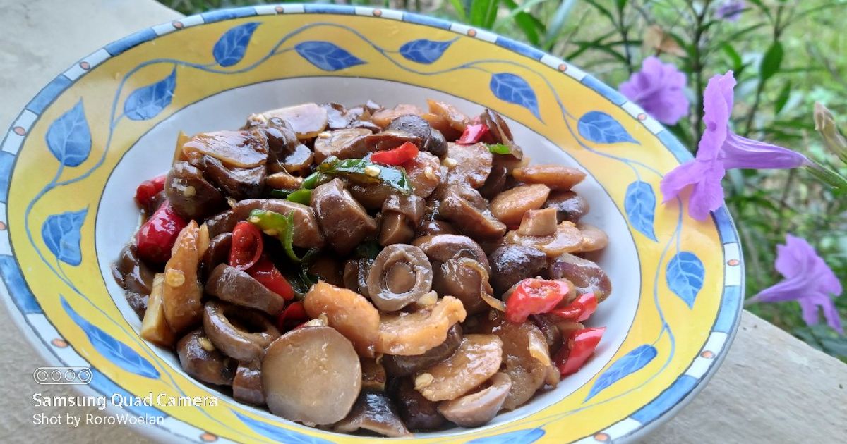 Resep Tumis Jamur Merang Baso oleh Roro Woelan - Cookpad
