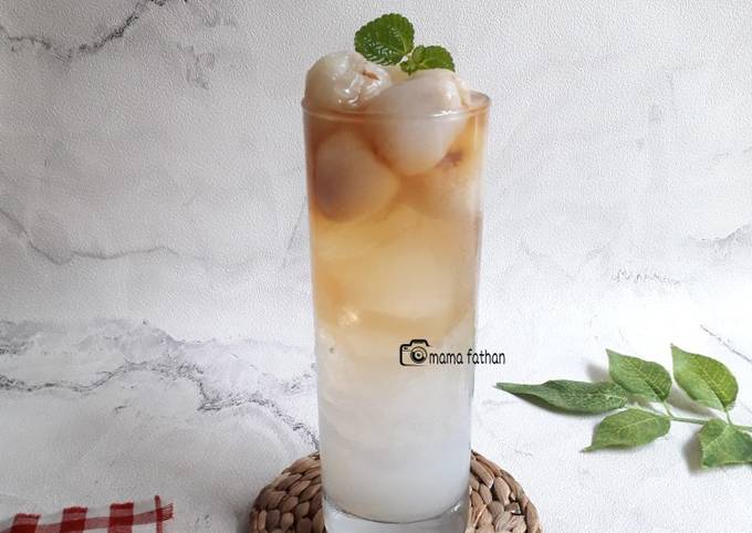 Resep Es teh lychee oleh Mama fathan - Cookpad