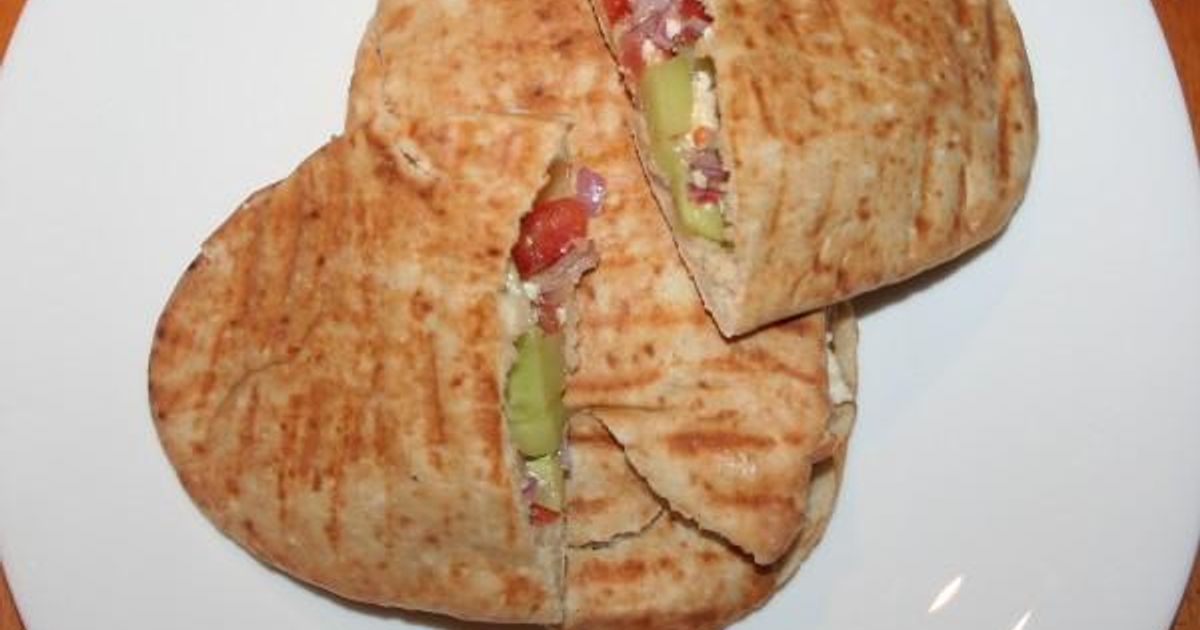 Greek Salad Sandwich In Cypriot Pita Bread Recipe by Cookpad Greece ...