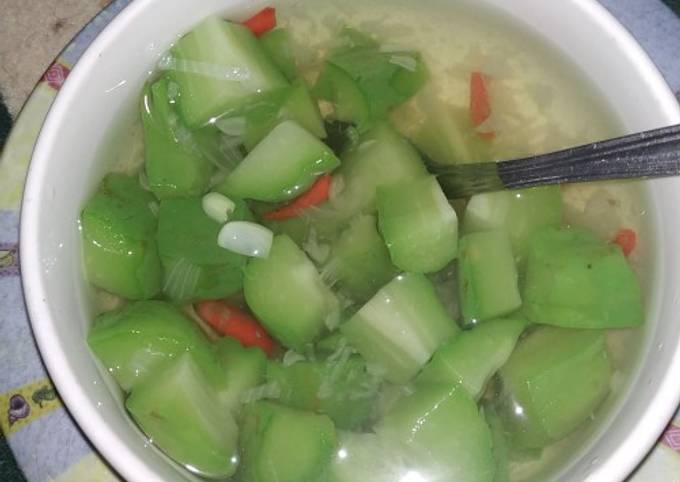 Resep Sayur Bening Labu Siam Kecil oleh Beby Dilla Novia - Cookpad
