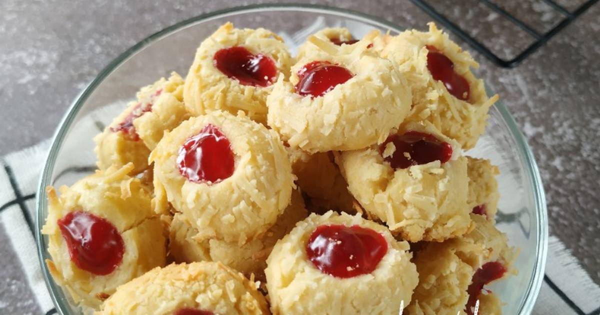 Resep Strawberry Thumbprint Cookies oleh dapurtehnia - Cookpad