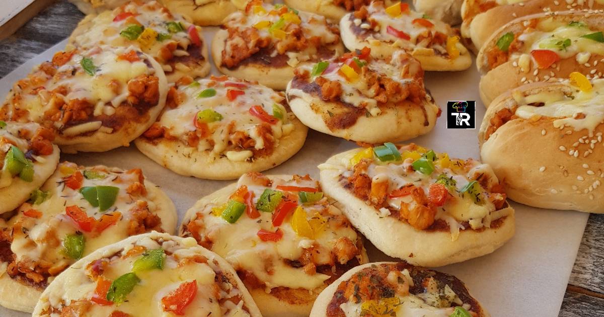 Mini chicken pizzas & Subs Recipe by Reezwanah Seedat - Cookpad