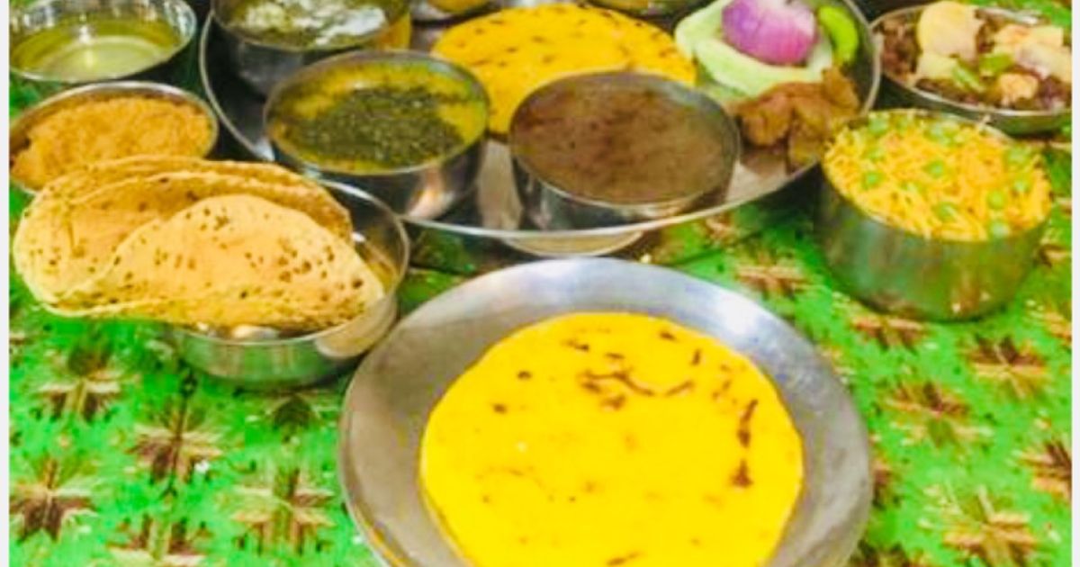 #Punjabi Thali..Sarson Ka Saag, Makki Ki Roti,Punjabi Chana Dal,Kale ...