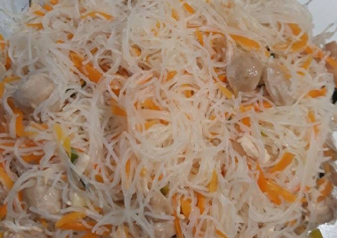 Resep Bihun putih ayam baso wortel oleh Sisil hakim - Cookpad
