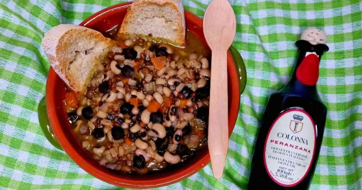 Ricetta Zuppa Di Legumi E Cereali di rosso rubinian - Cookpad