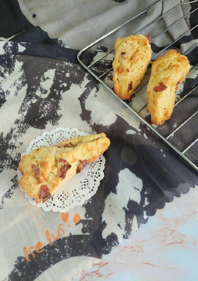 Resep Chesse Smoked Beef Scone oleh Lse Lusia - Cookpad
