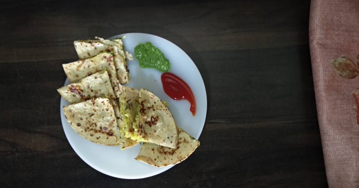 Chapati sandwich Recipe by Hemali Bosmia - Cookpad