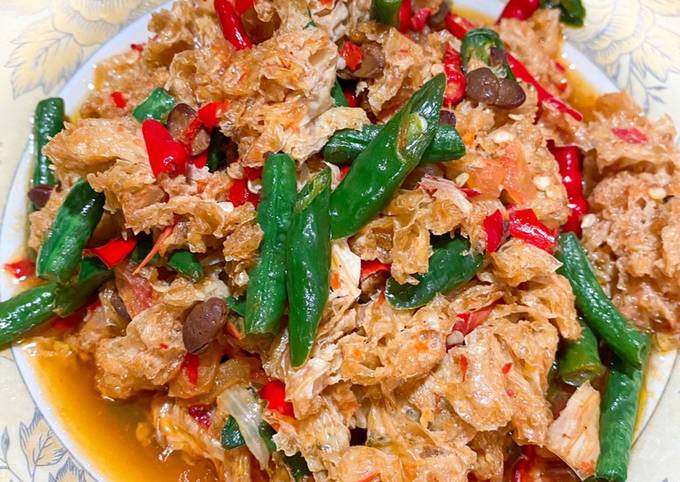 Resep Tauco kulit tahu gulung🌶🍅 oleh Pricillia - Cookpad