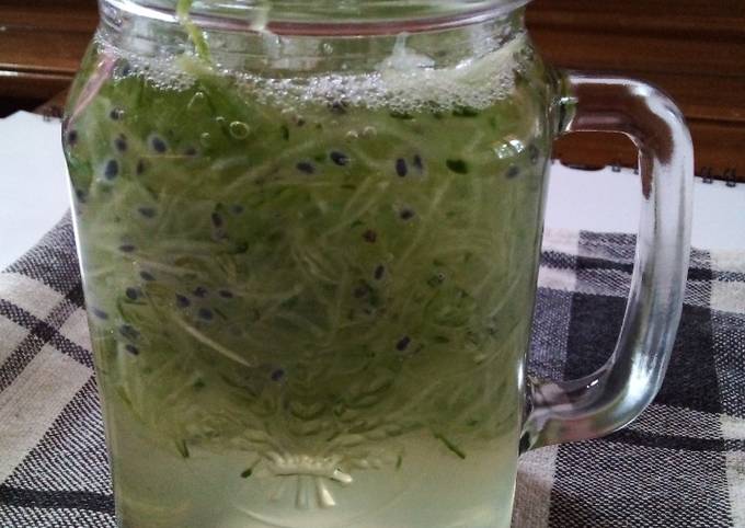 Resep Es Timun Selasih oleh Any Widiyanti - Cookpad