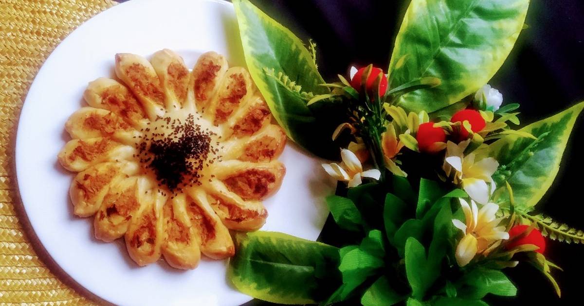 Chicken bread (sunflower 🌻) Recipe by Sheenay Khan - Cookpad