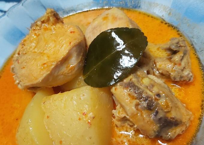 Resep Gulai Ayam kentang simple oleh Juliana Sen - Cookpad