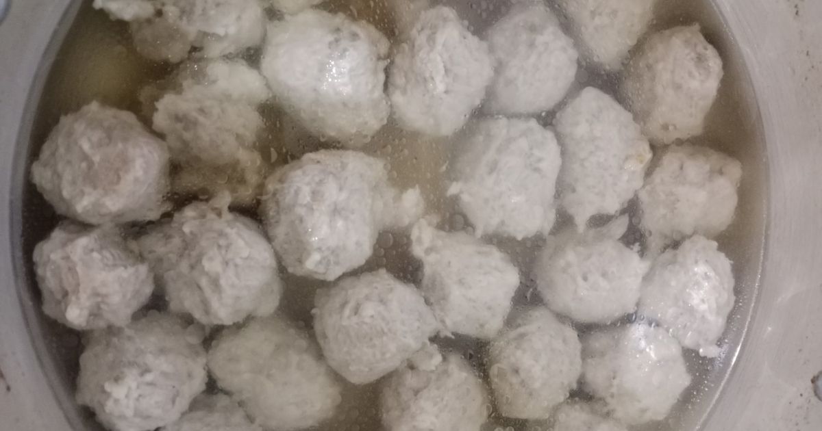 Resep Bakwan Atau Bakso Daging Sapi oleh Cindra - Cookpad