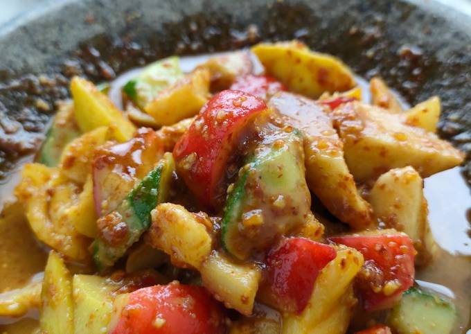 Resep Rujak Buah oleh Noni Sukmawati - Cookpad