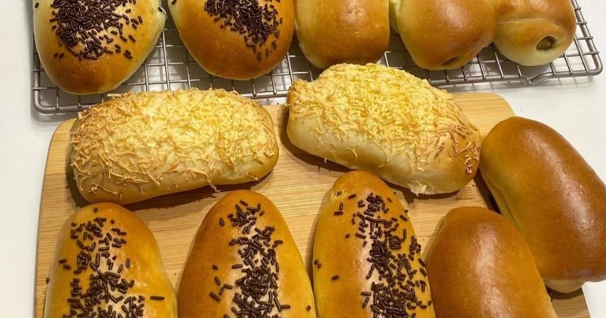 Resep Roti Manis Isi Pisang Nougat oleh stefani fani - Cookpad