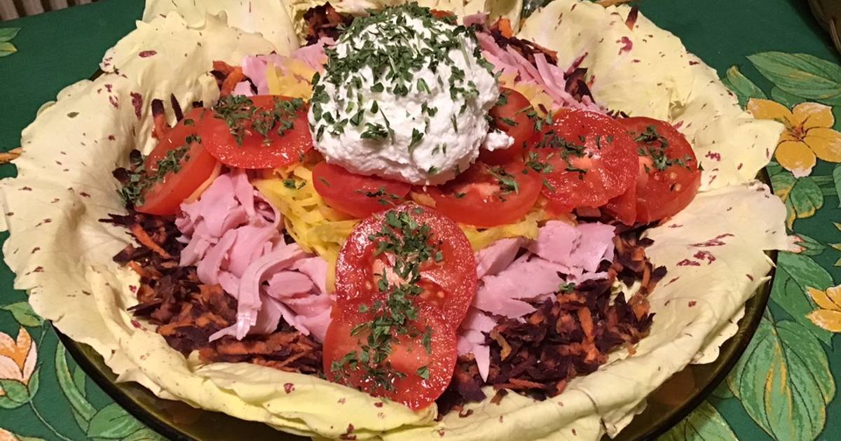 Salade multicolore de castelfranco aux tomates, carottes, jambon et ...