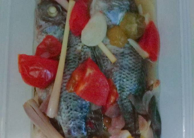 Resep Steam ikan nila oleh Tanti Ulan Sari - Cookpad