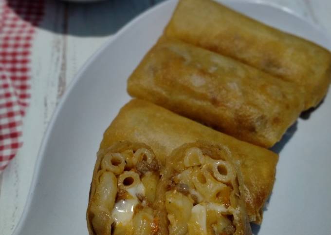 Resep Cheesy Bolognese Spring Rolls oleh Kurniasari - Cookpad