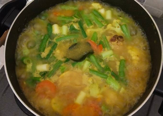 Resep Soto ayam "Ny. Tini" top markotop oleh Mee Amarah - Cookpad