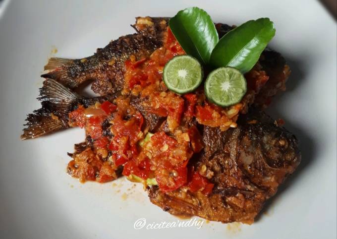 Resep Balado ikan bawal oleh Cicitea - Cookpad